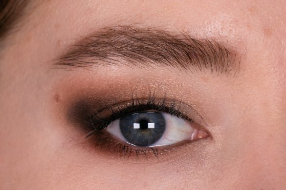 Augenformen schminken - 8 Make-up Techniken für alle Augen - Carina ...