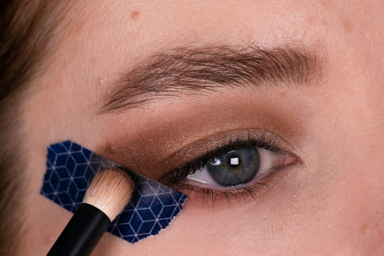 Augenformen schminken - 8 Make-up Techniken für alle Augen - Carina ...